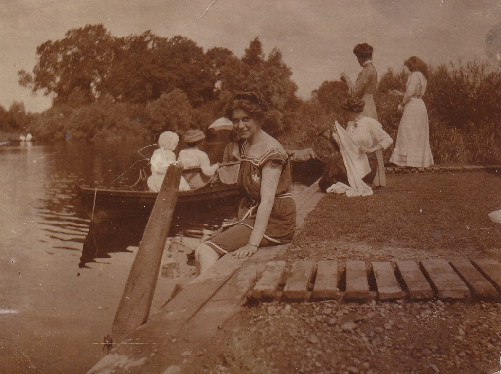 St Neots in the time of Elizabeth II: 1926 – 2022 - St Neots Museum